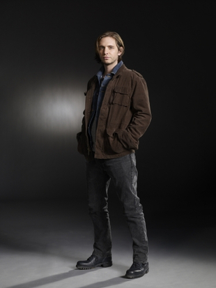EXCLUSIVE: Aaron Stanford Talks Nikita, Flashbacks and More - TV Fanatic