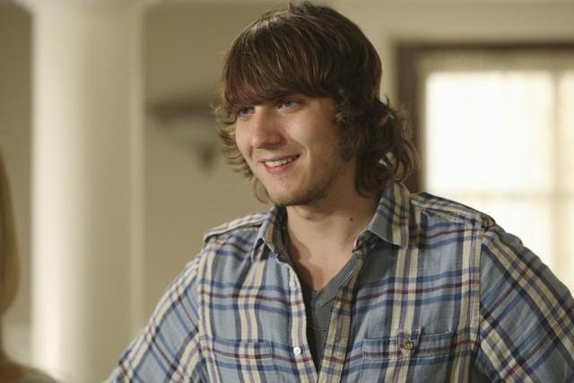 Greek Review: "Fumble" - TV Fanatic