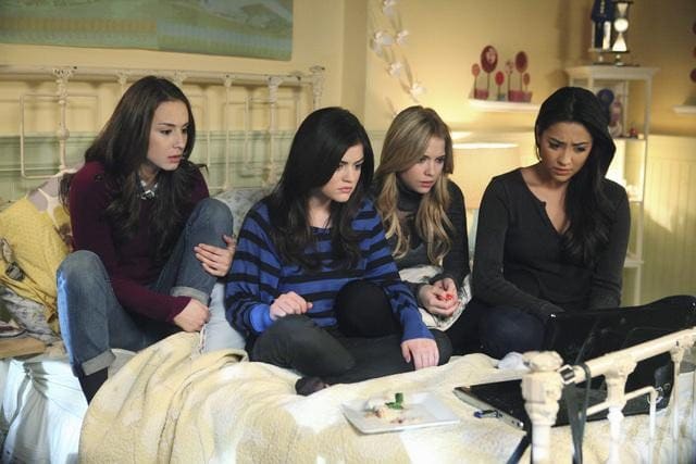 Pretty Little Liars Season Two Scoop: The Hunt for A - TV Fanatic