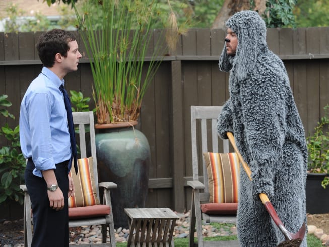 Wilfred Season 1 Episode 1 Recap: Happiness - TV Fanatic