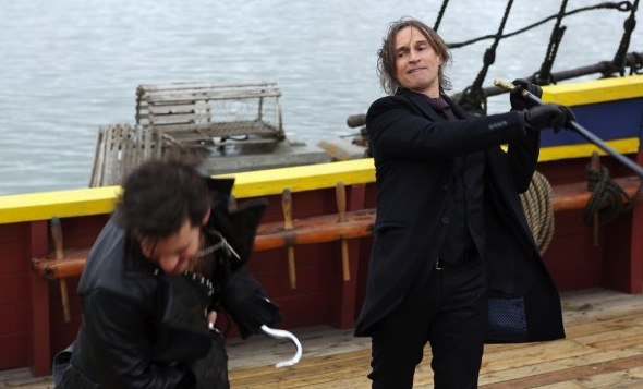 Once Upon a Time First Look: Hook vs. Gold! - TV Fanatic
