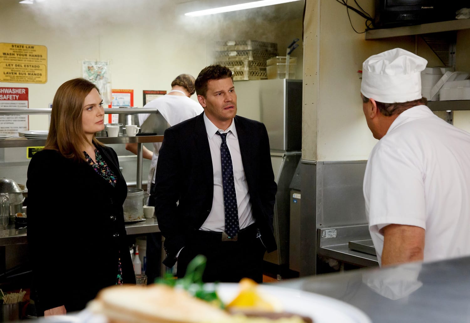 Bones Round Table: Does Brennan Know? - TV Fanatic