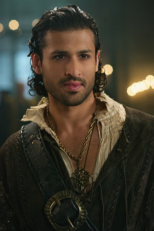 Reign Photos from "Three Queens, Two Tigers" - TV Fanatic