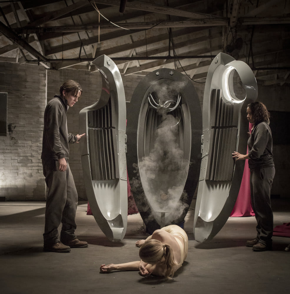 Colony Season 2 Episode 7 Recap: Free Radicals - TV Fanatic