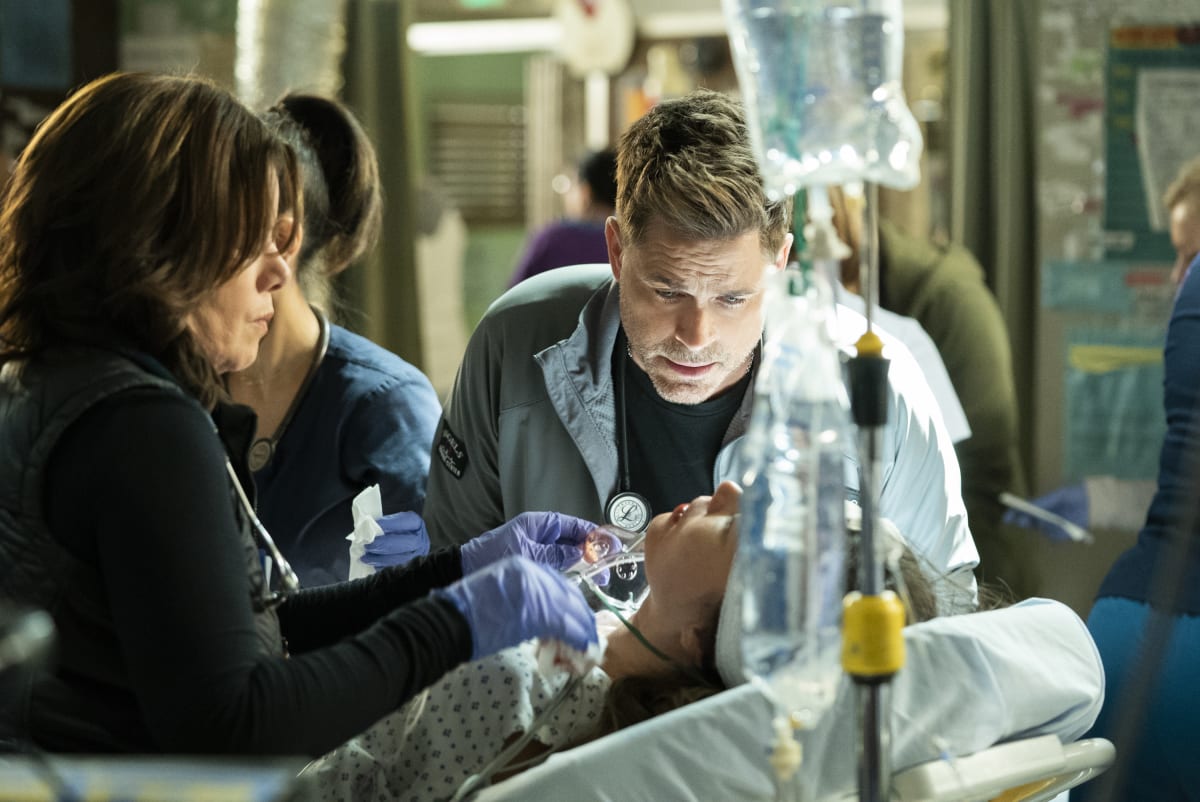 Code Black Season 3 Episode 11 Review: One of Our Own - TV Fanatic