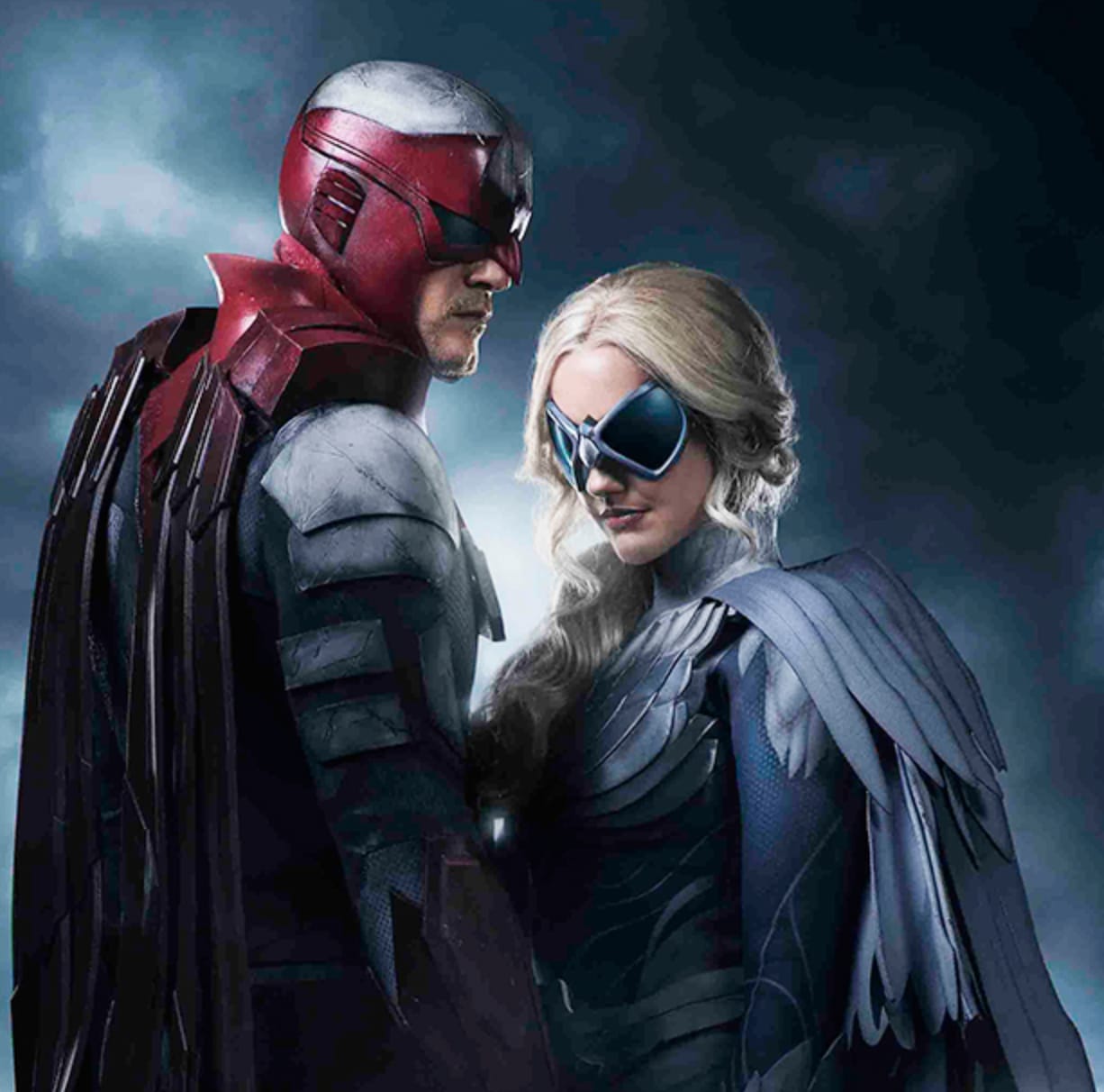 Titans Unveils First Look at Alan Ritchson, Minka Kelly in Costume - TV ...