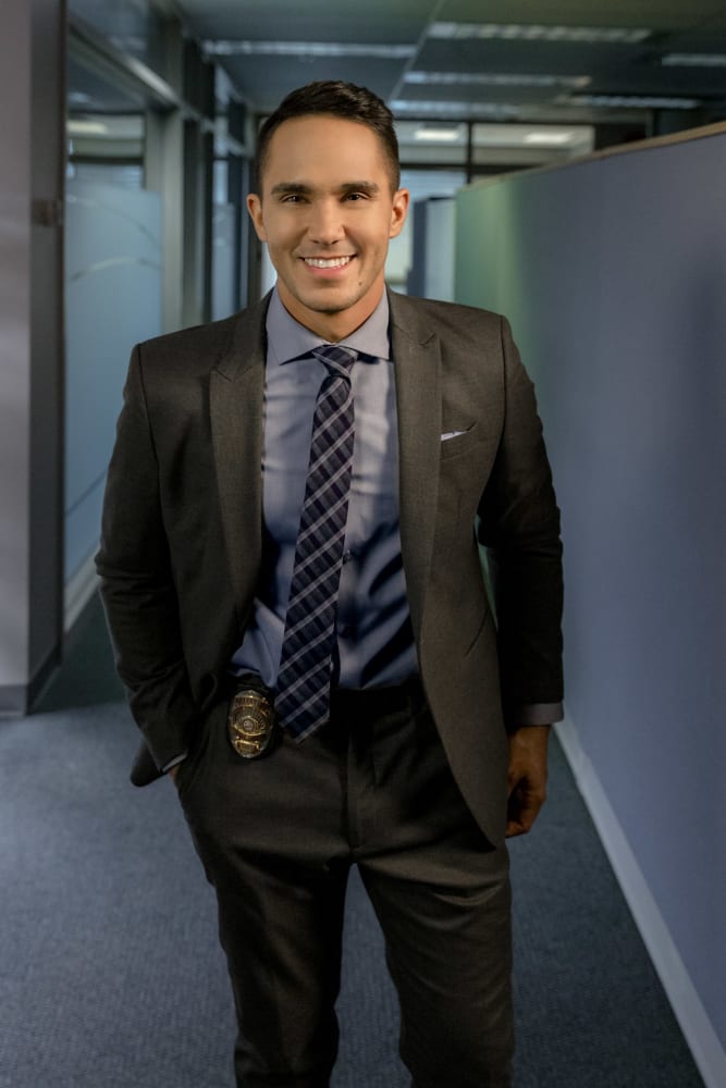 Alexa and Carlos PenaVega on Picture Perfect Mysteries: Newlywed and ...