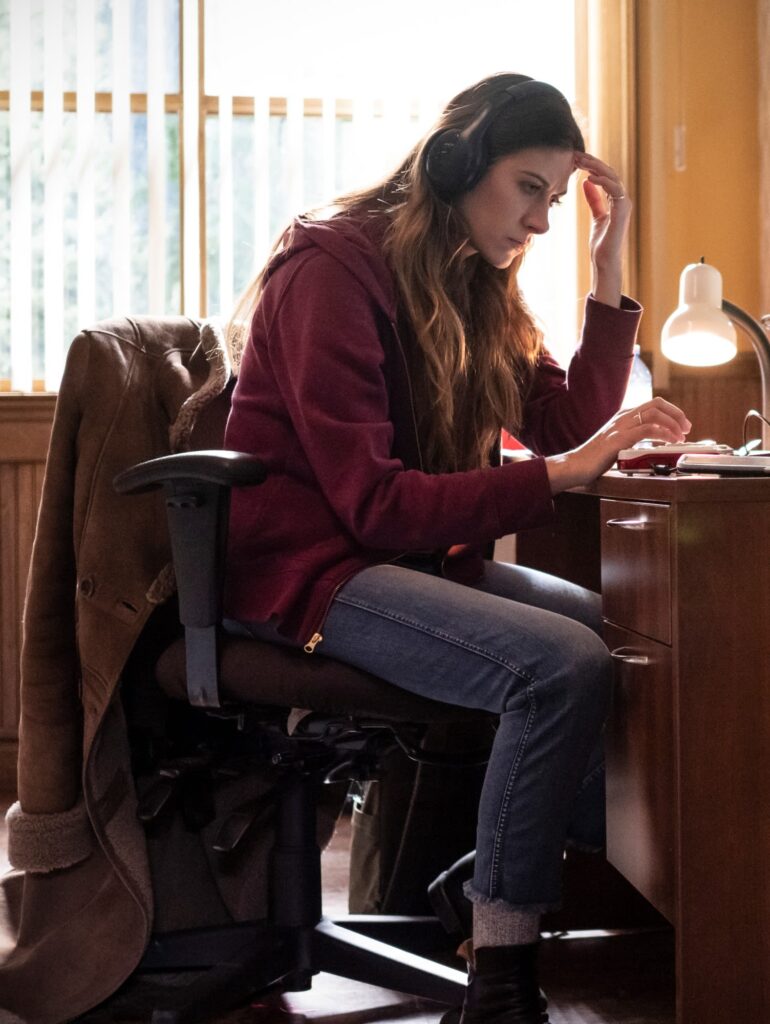 In The Dark Season 2 Episode 8 Review: Codependence Day - TV Fanatic