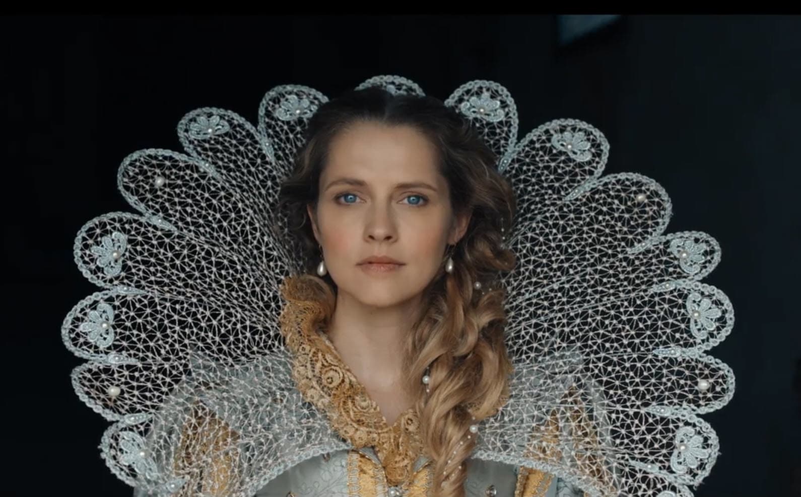 This ring was Ysabeau's message to me, a seal of her approval. Here ...