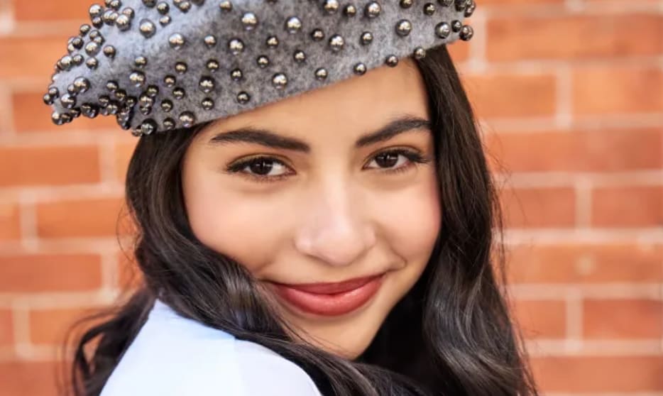 The Baby-Sitters Club's Kyndra Sanchez Discusses Taking Over the Role ...