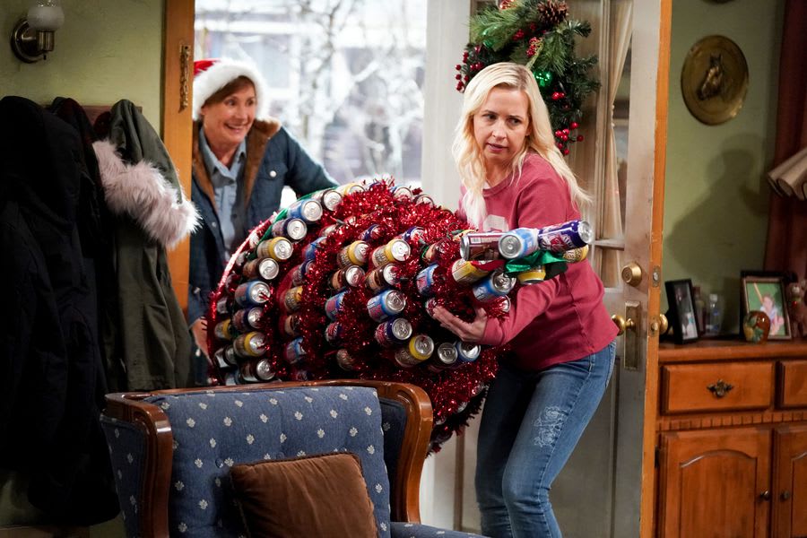 The Conners Season 4 Episode 8 Recap: Yard Sale, Phone Fail, And a ...