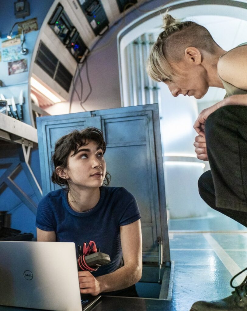 Snowpiercer's Bess and Alex Describe How Season 3 is a Journey of ...