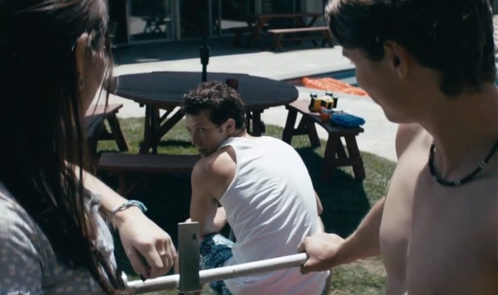 Animal Kingdom Sneak Peek: Julia Catches Baz in the Act! - TV Fanatic