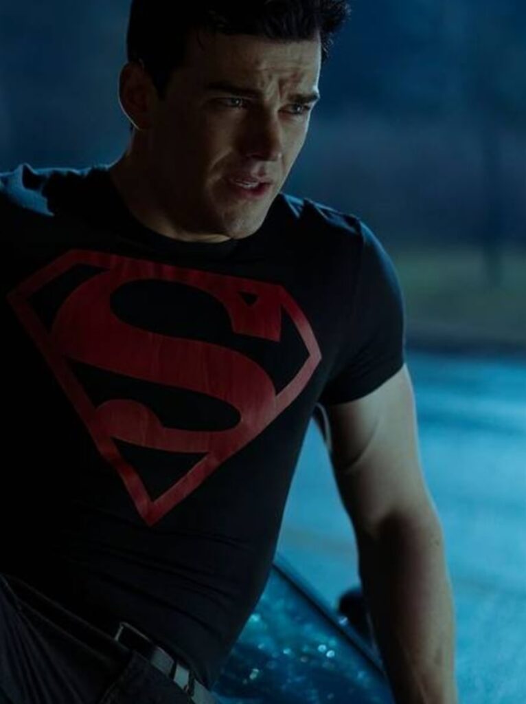 Titans Season 4 Premiere Review: Darkness Falls in Metropolis - TV Fanatic