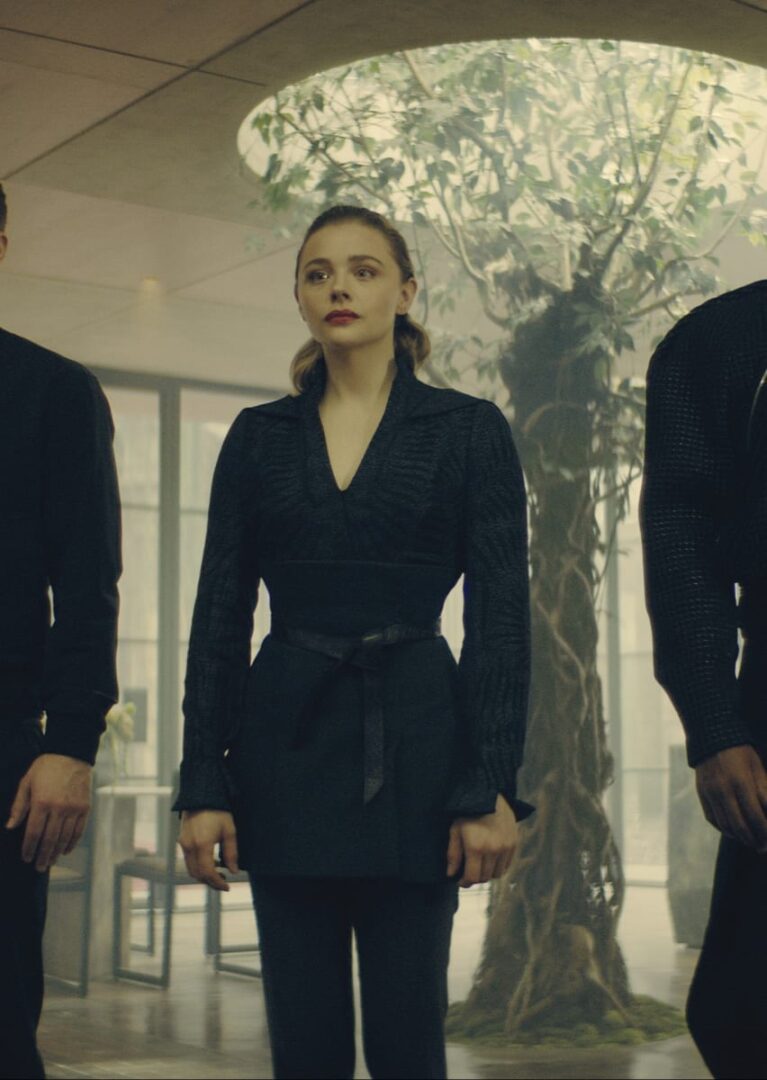 The Peripheral Season 1 Episode 6 Review: Fuck You and Eat Shit - TV ...