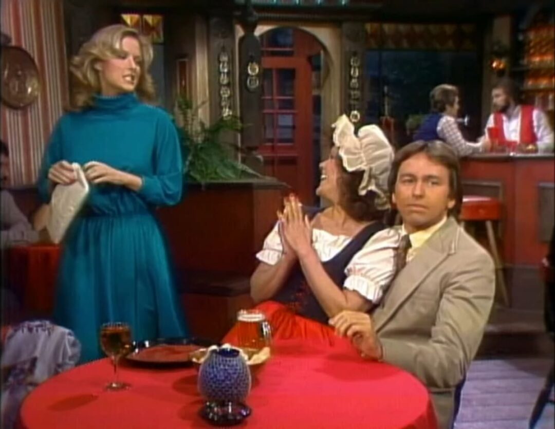 17 Shows With the Most Iconic Bars Ever - TV Fanatic