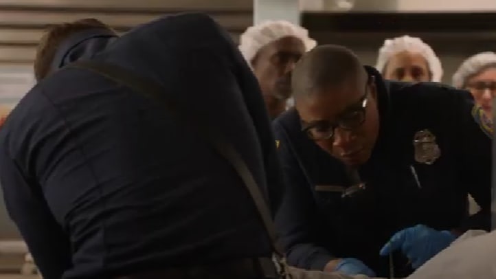 9-1-1 Exclusive Clip: A Mixing Disaster! - TV Fanatic