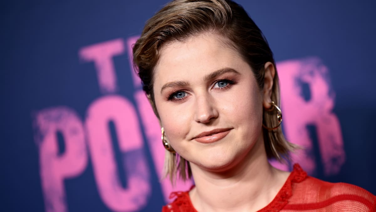 The Power's Ria Zmitrowicz Talks Roxy's Loss, and How She'll Immerse ...