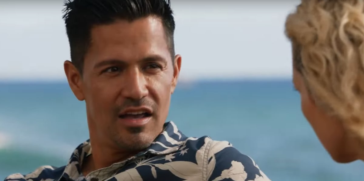 You are really owning that chicken suit. - TV Fanatic