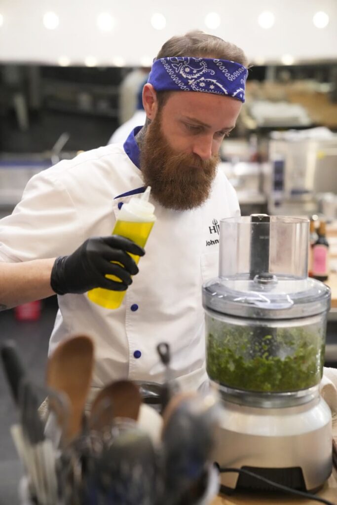 Hell's Kitchen Sneak Peek: Sacrifices and Dreams! - TV Fanatic