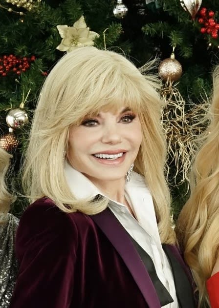 Ladies of the '80s: A Divas Christmas Review: Soap Icons, Sisterhood ...