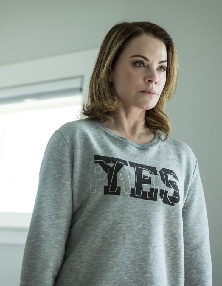Murder in a Small Town Season 1 Episode 4 Spoilers: Erica Durance ...