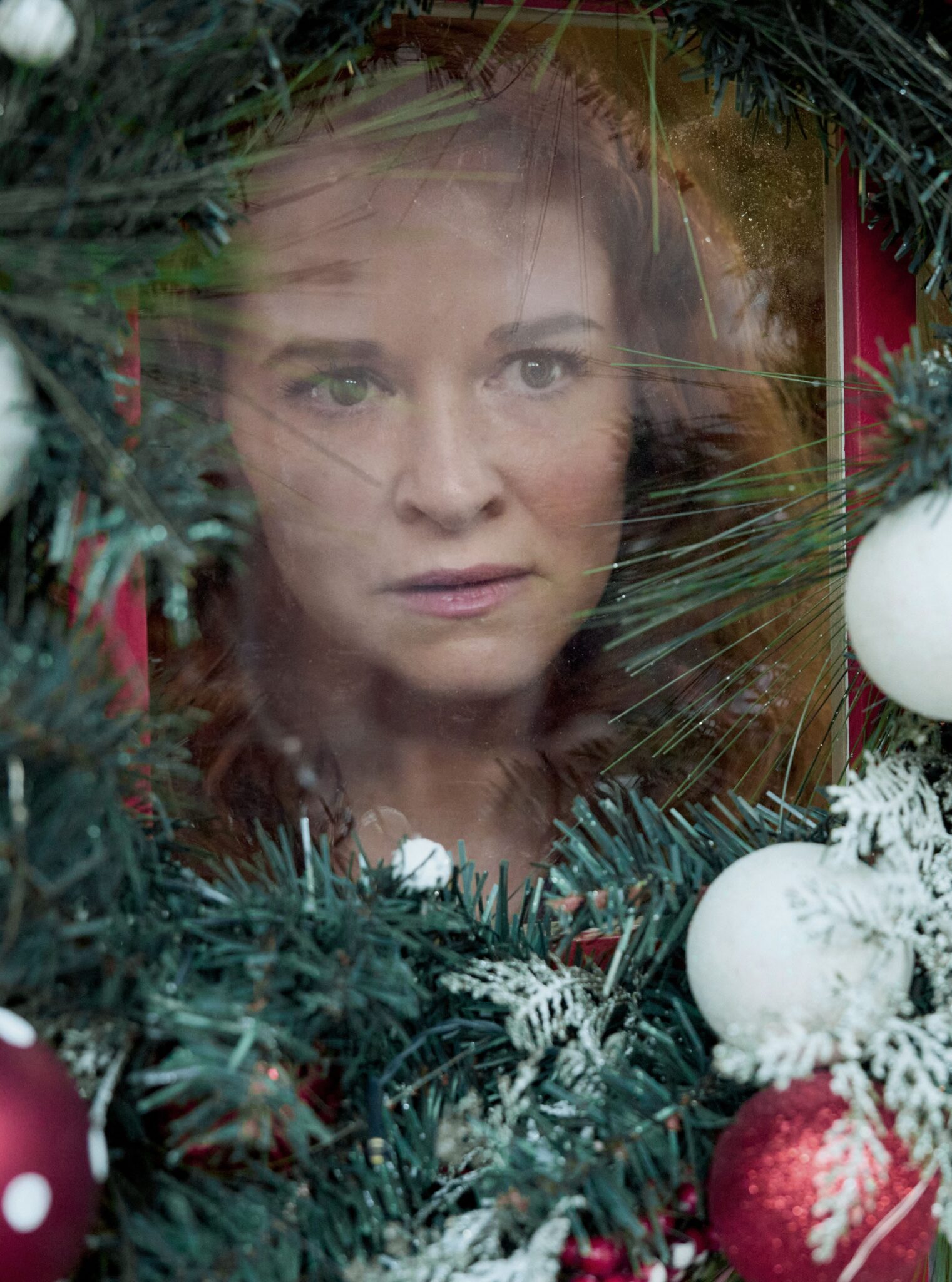 Sarah Drew Excitedly Invokes Veronica Mars & Alias While Teasing Mistletoe Murders on Hallmark+ ...
