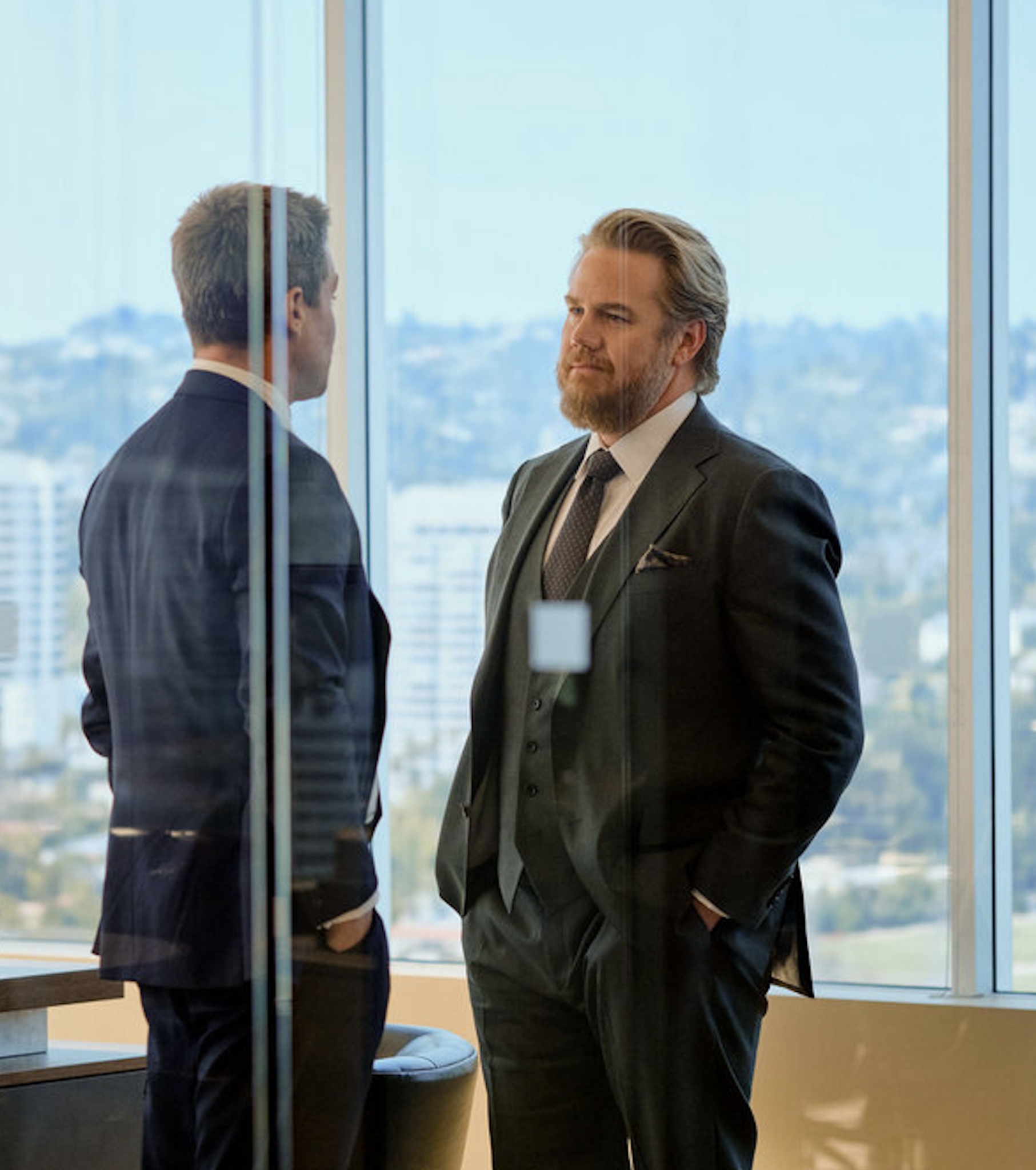 Suits LA Season 1 Episode 1 Review: Stephen Amell Shines in Better Than ...