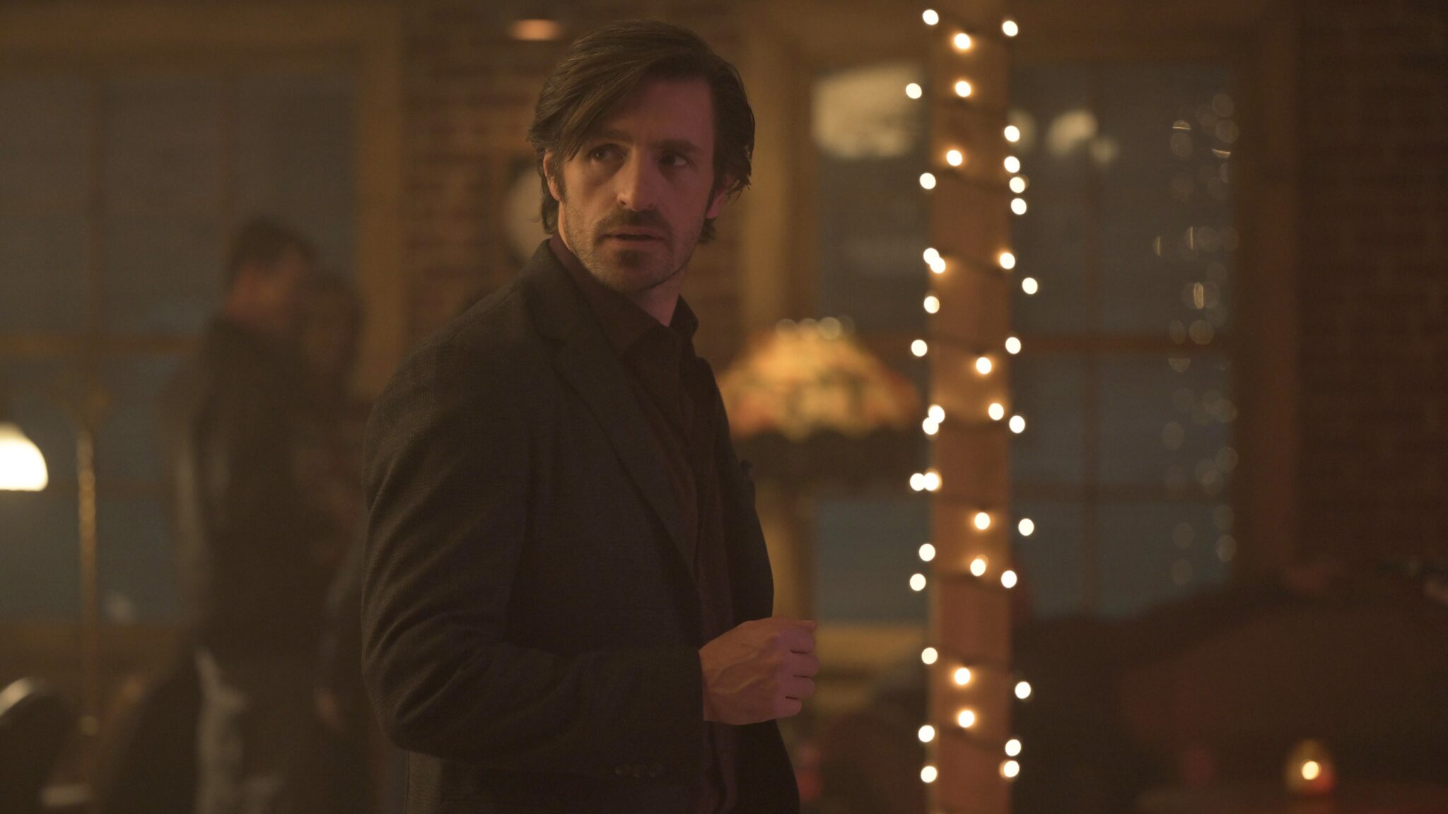 Netflix's New Cowboy: Eoin Macken Teases the Allure of Ransom Canyon and Its Central Love ...
