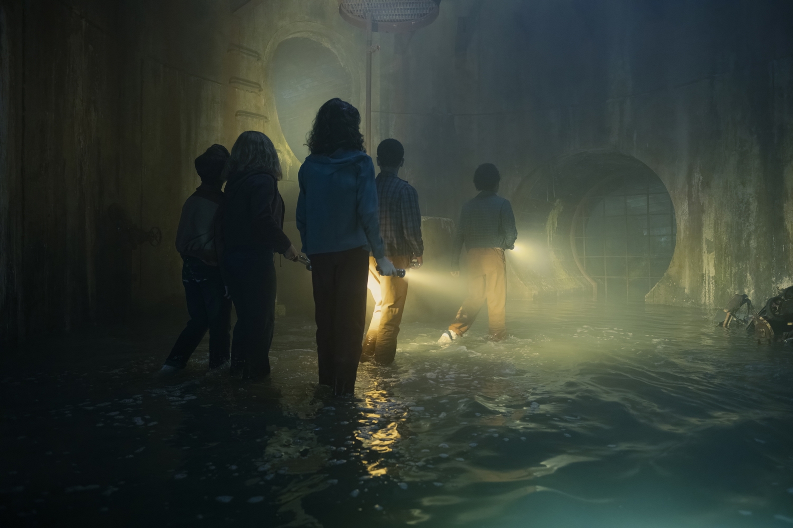 IT: Welcome to Derry's Trope Overuse Is the Real Horror - Cue the Eye ...