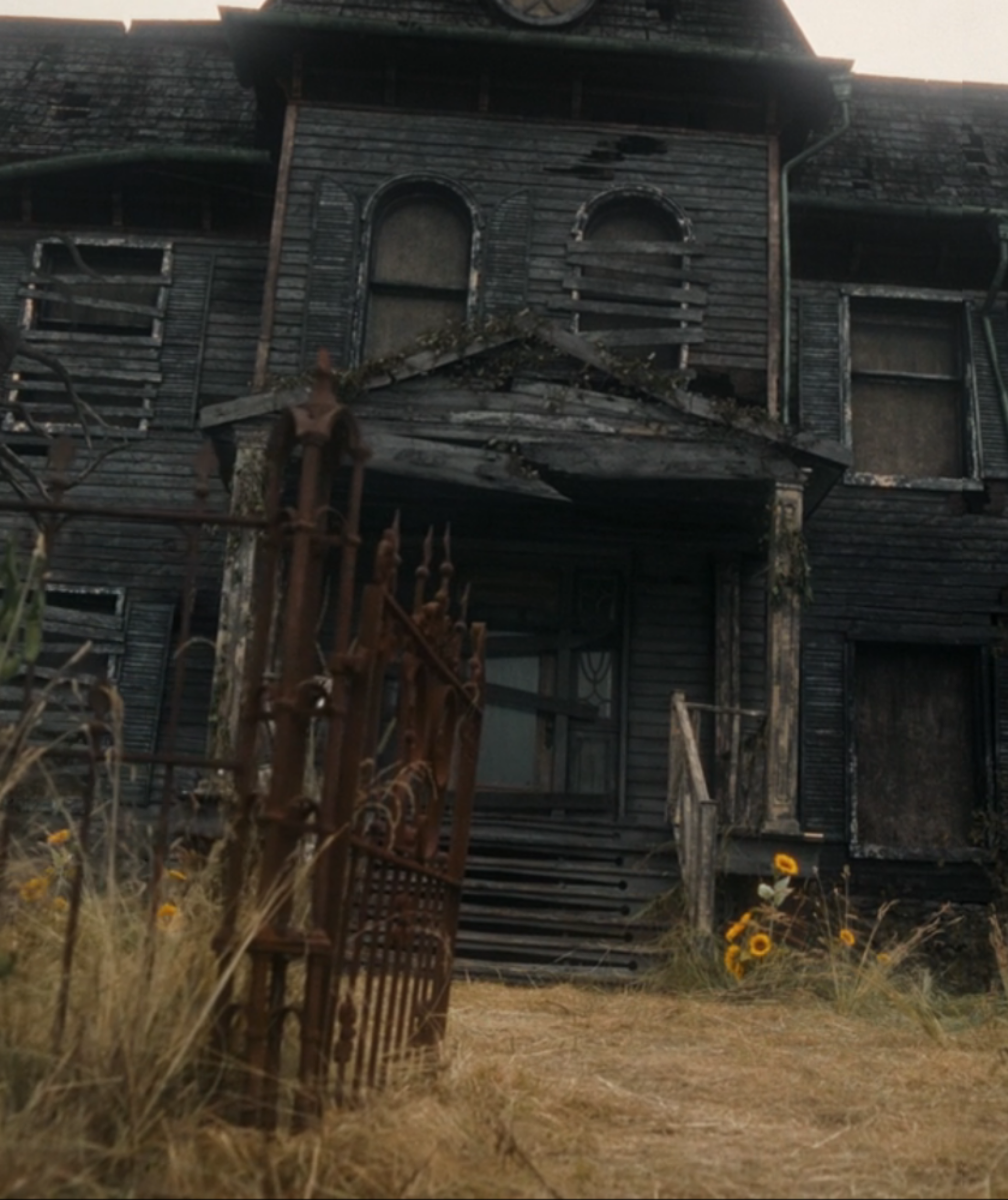 It: Welcome to Derry Season 1 Episode 4: What Does This Creepy House ...